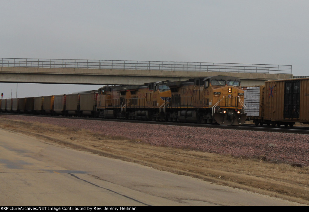 UP 6756 & others (2)